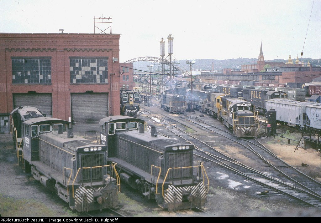 PLE 1585 and others gather at the P&LE Mckees Rock shops